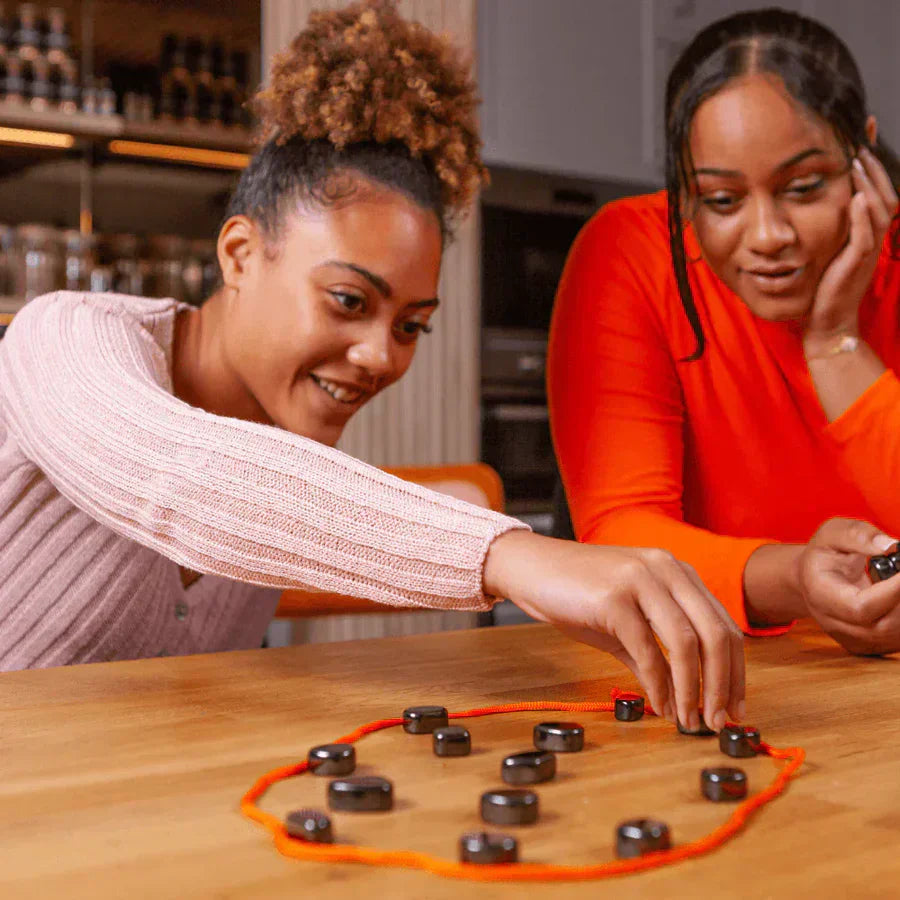 Magnetic Chess Set | Board Game | Fun | Compact | Portable – No Worries ...